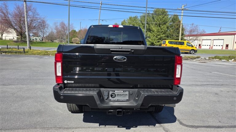 2022 Ford F250 Super Duty Lariat Crew Cab 4WD - Braxton Motor Company